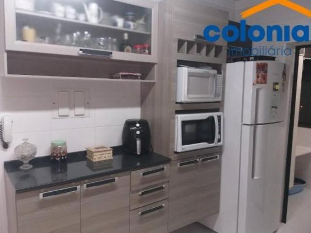 APARTAMENTO 2 QUARTOS, SALA COM SACADA E UMA VAGA COBERTA