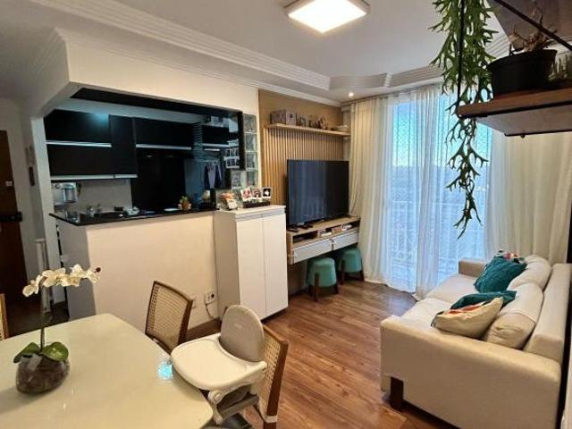 Apartamento 2 Quartos Semi Mobiliado à Venda –