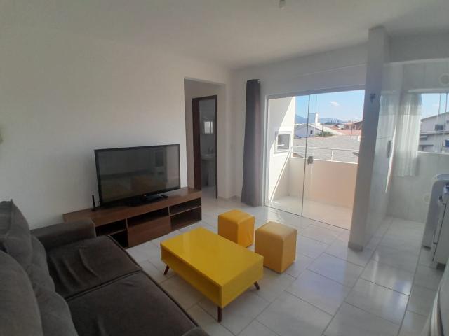 Apartamento 2 quartos semi mobiliado no Aririú