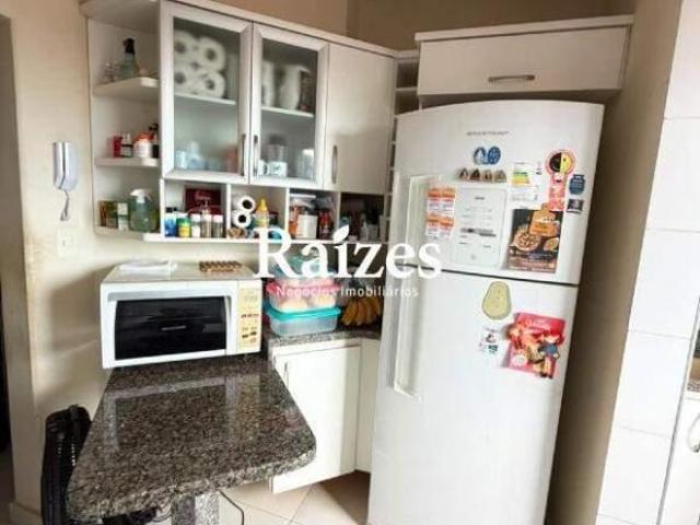 Apartamento 2 quartos sendo 1 suíte com varanda, 1 vaga no Santa Mônica em Uberlândia