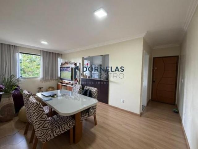 APARTAMENTO 2 QUARTOS, SUÍTE, ELEVADOR E 2 VAGAS DE GARAGEM COBERTAS NO GUARÁ