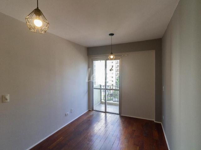 Apartamento 2 quartos para alugar no a Aclimação