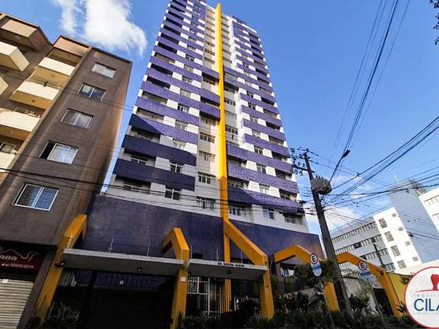 Apartamento 2 quartos para locação no Centro de Curitiba com elevador