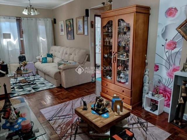 APARTAMENTO 2 QUARTOS, REFORMADO, E BOX COBERTO PARA 2 CARRO
