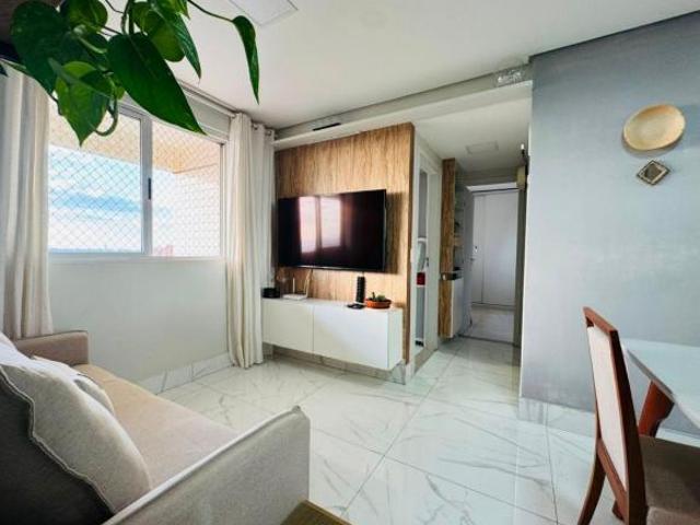 Apartamento 2 quartos, reformado, vista livre, andar alto, próximo ao metrô. Samambaia Sul