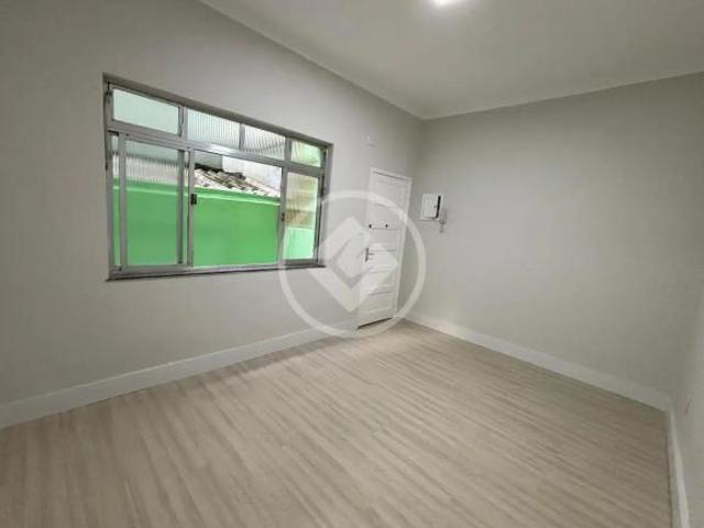 Apartamento 2 quartos,térreo, no Bairro do Embaré em Santos SP