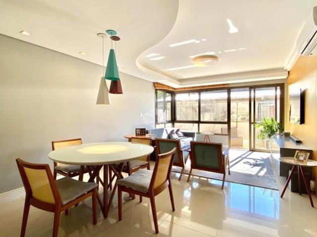Apartamento 2 quartos, uma suíte, Garden com 2 box escriturados em localização privilegiada!