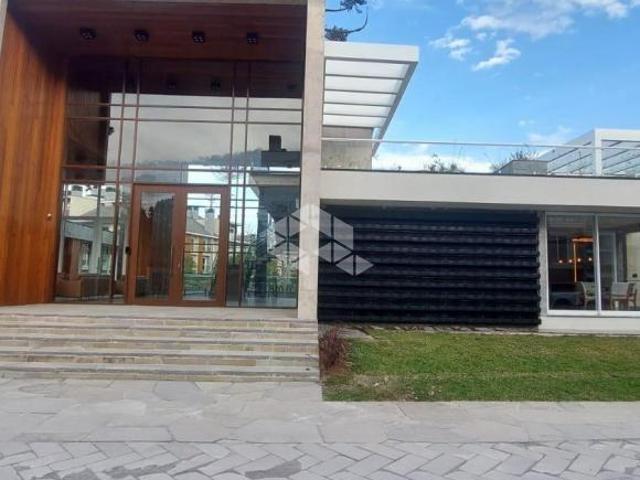 Apartamento 2 suítes, 95,65m² privativos, mobiliado e equipado em condomínio com completa infra, em