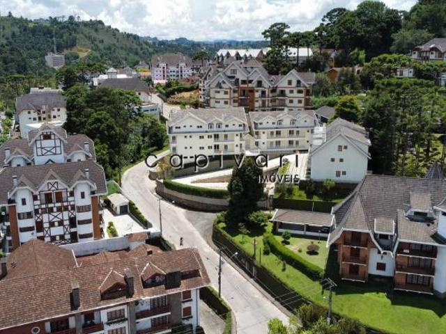 Apartamento 2 suítes à venda no centro turístico em Campos do Jordão