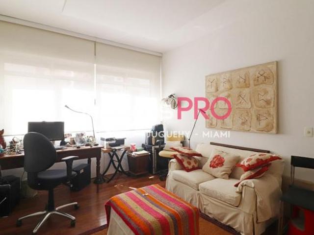 Apartamento 2 suítes e 2 vagas nos Jardins super reformado e equipado