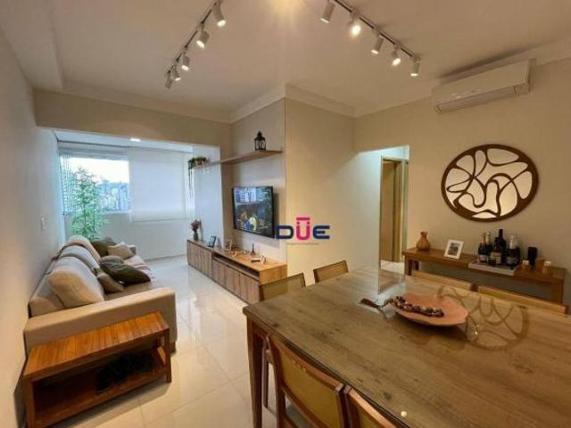 Apartamento 2 suítes, finamente decorado, porteira fechada, 1 vaga demarcada, no Boqueirão, Santos