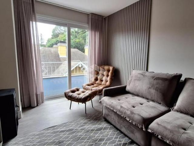 Apartamento 2 suítes, mobiliado, 82,95m², 2 vagas, no Centro de Gramado