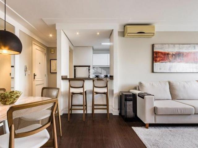 Apartamento 2D com suíte, 71m2, bairro Auxiliadora em Porto Alegre