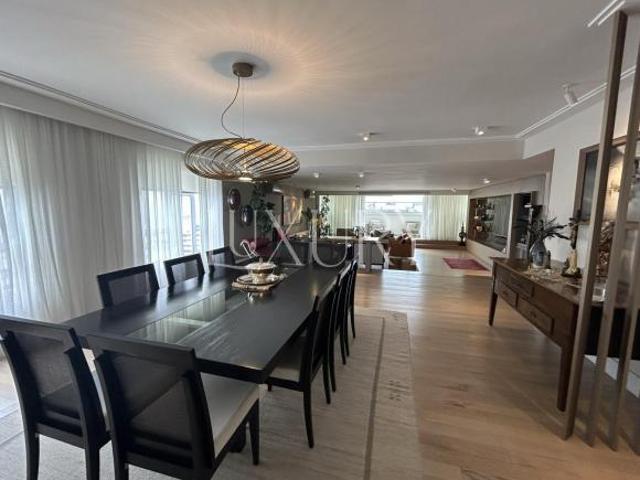 Apartamento 306 m² na Alameda Casa Branca | 3 dormitórios | 3 vagas