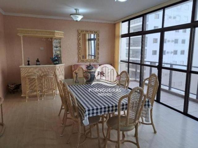 Apartamento 30 metros da praia com vista para o mar