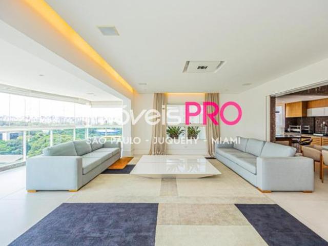 Apartamento 324m² de altíssimo padrão com 6 vagas em Moema