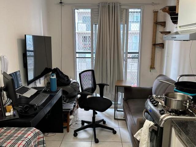 Apartamento 32m² com Varanda na Lapa, Cozinha Planejada e Futura Estação Linha 6