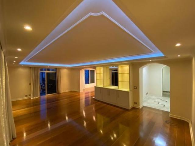 Apartamento 340 m², 4 Quartos, 2 Suítes, 5 Vagas de Garagem, à Venda por R$ 1.250.000,00 ou Locação