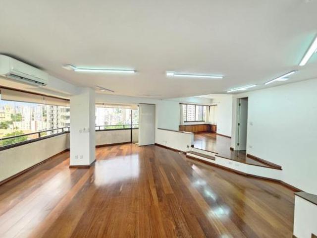 Apartamento 383m², sendo 03 suítes, 04 vagas, próximo ao Parque da Aclimação, Aclimação, São Paulo