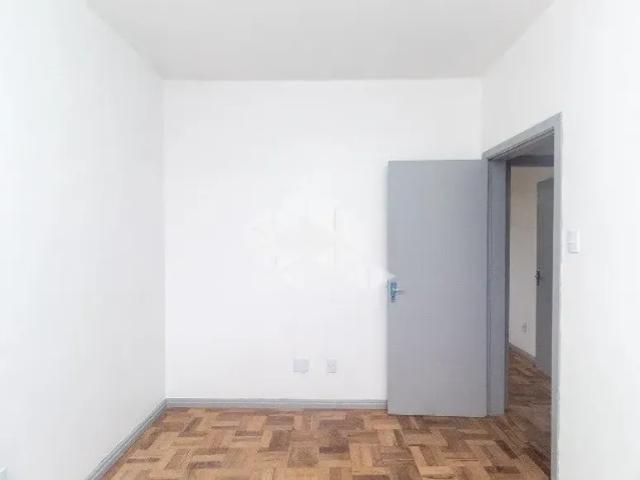 Apartamento 3 dormitórios com garagem para venda no bairro Menino Deus em Porto Alegre
