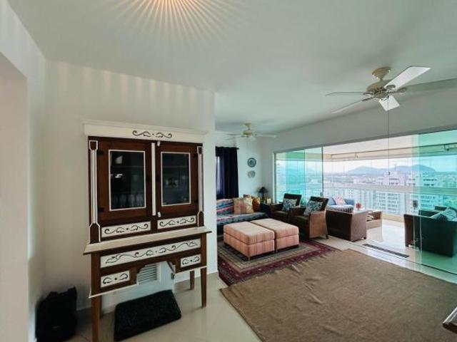 Apartamento 3 dormitórios na praia da Enseada Guarujá, SP