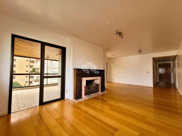 Apartamento 3 dormitórios no bairro Moinhos de Vento, em Porto Alegre