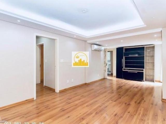 Apartamento 3 dormitórios no Bairro Petrópolis com vaga de garagem e elevador