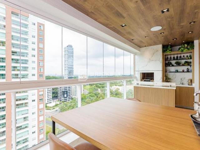 Apartamento 3 Dormitórios à Venda em Ecoville Andar Alto/Face Norte
