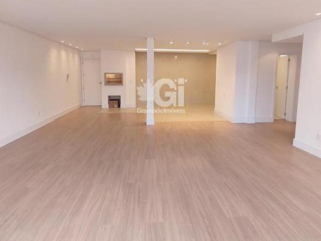 APARTAMENTO 3 DORMITÓRIOS CENTRO DE CANELA