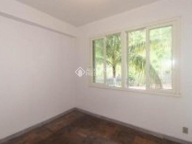 Apartamento 3 dormitorios com 01 suite