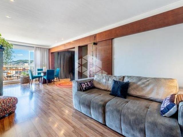 Apartamento 3 dormitórios com 1 suíte e 2 vagas no Petrópolis!