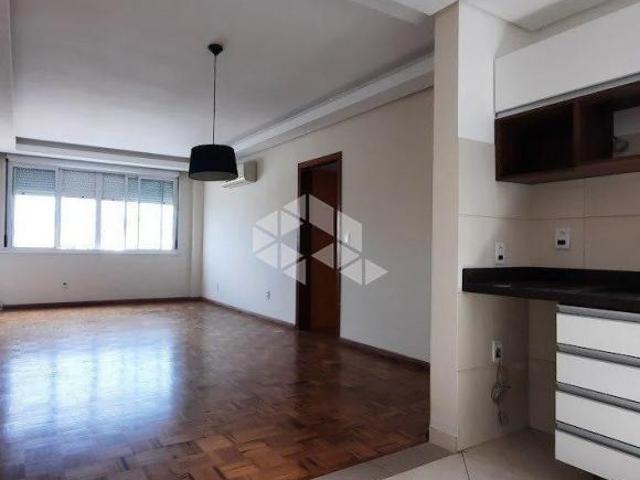 Apartamento 3 dormitórios com uma vaga coberta e escriturada no Centro Histórico