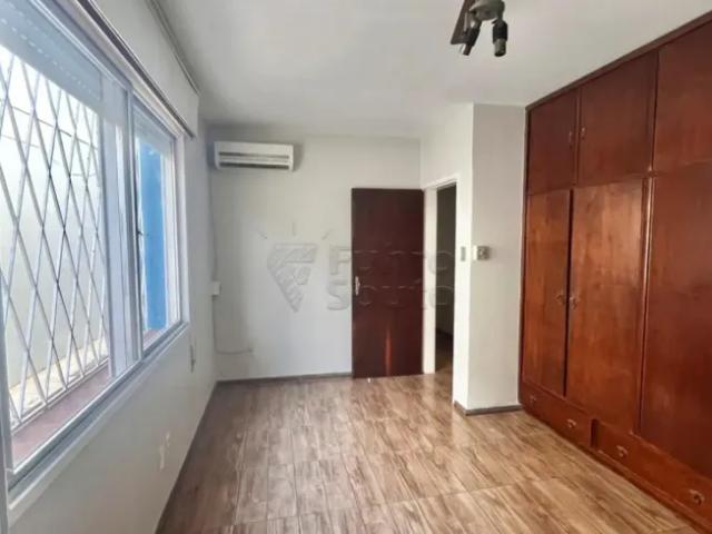 Apartamento 3 Dormitórios com dependência e vaga próximo ao Pelotense