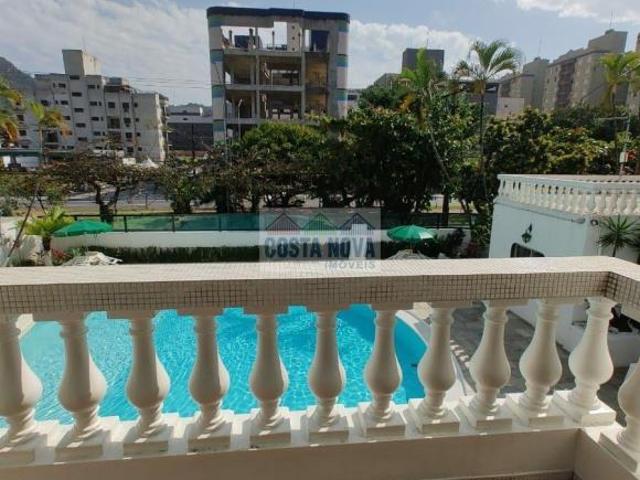 Apartamento 3 dormitórios com lazer á 100 metros da Praia da Enseada