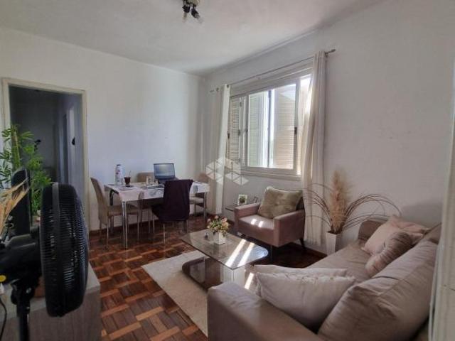 Apartamento 3 dormitórios com sacada para venda no bairro Praia de Belas em Porto Alegre