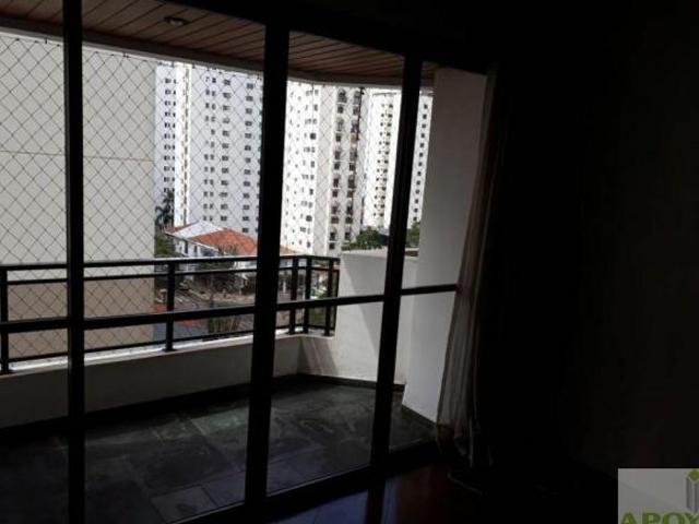 Apartamento 3 dormitórios com suíte, 2 vagas, próx. Metrô Moema