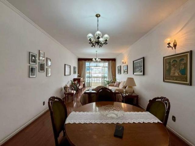 Apartamento 3 dormitórios com Suíte, Varanda de Frente e Dependência Gonzaga