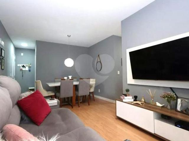 Apartamento 3 Dormitórios com Suíte e Varanda no Parque São Lucas