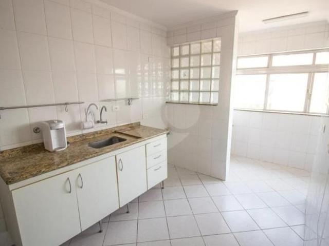 Apartamento 3 Dormitórios com Suíte e Varanda na Saúde