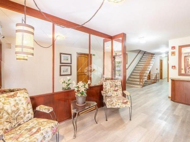 Apartamento 3 dormitórios com suíte e 2 vagas em Petrópolis