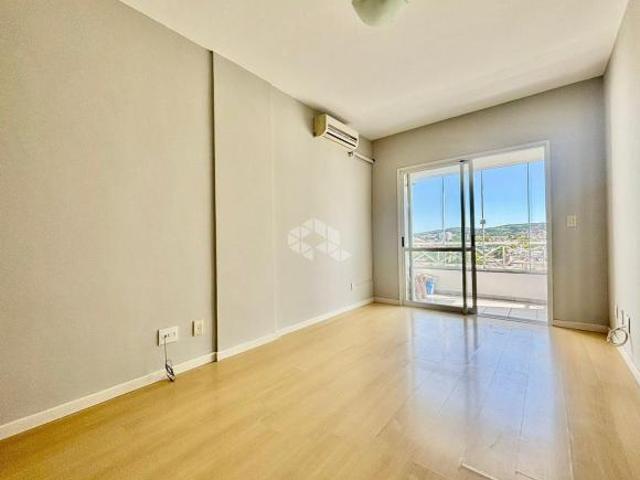 Apartamento 3 dormitórios em andar alto e com 1 vaga coberta no Bairro Cristal na zona Sul de Porto