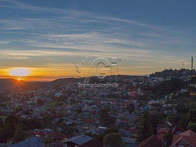 APARTAMENTO 3 DORMITÓRIOS EM GRAMADO