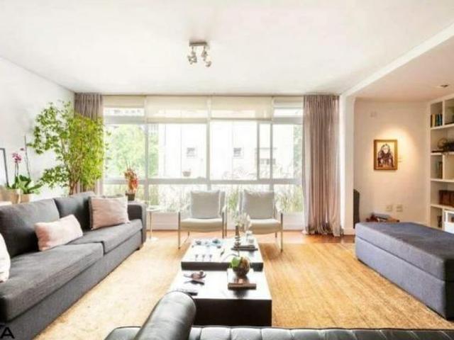 Apartamento 3 Dormitórios em Jardim Paulista com 240m²