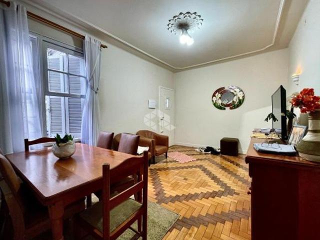 Apartamento 3 Dormitórios espaçosos no bairro Navegantes em Porto Alegre