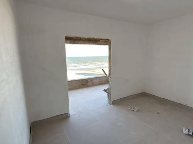 Apartamento 3 dormitórios frente ao mar