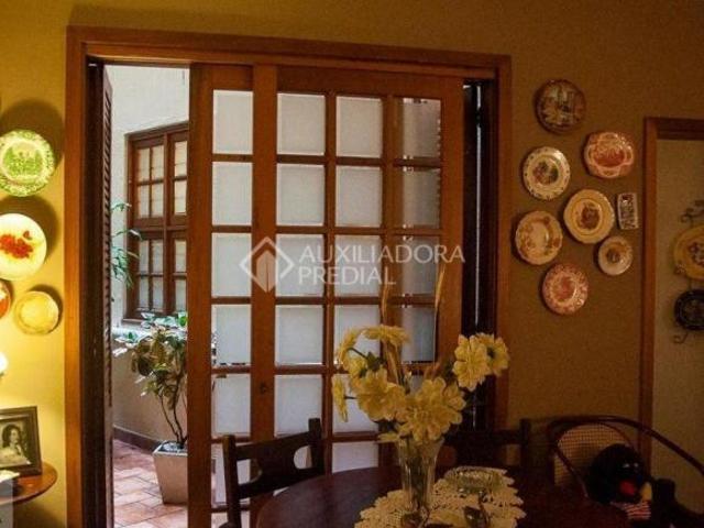 APARTAMENTO 3 DORMITÓRIOS PRÓXIMO À RENDENÇÃO!