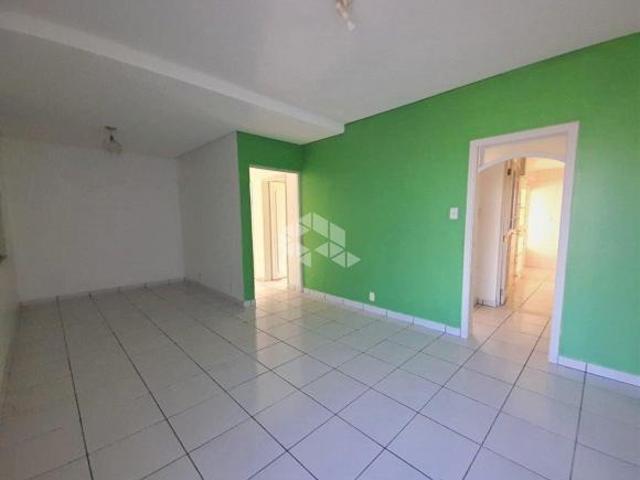 Apartamento 3 Dormitórios, reformado, pátio e 1 vaga de garagem no Bairro Passo Dareia