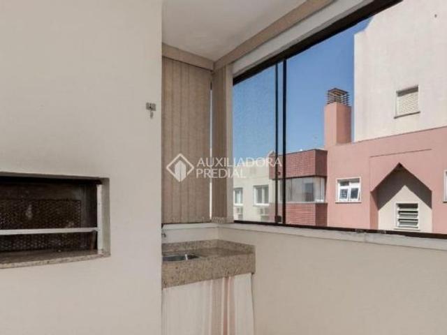 Apartamento 3 dormitorios, suite, sacada e churrasqueira