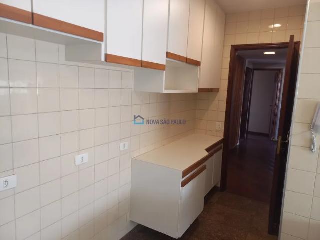 Apartamento 3 dormitórios, suíte, 2 vagas, 123 m² Campo Belo