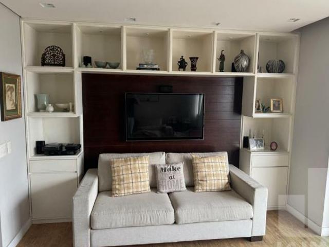 APARTAMENTO 3 DORMITORIOS SENDO 1 SUITE 4 BANEIROS SALA 2 AMBIENTES 2 VAGAS